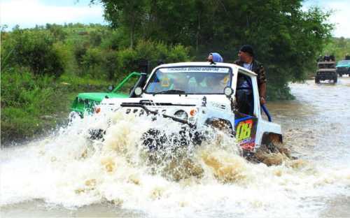 Jeep Off Road Goa Pindul Yogyakarta - Sewa Jeep Jogja